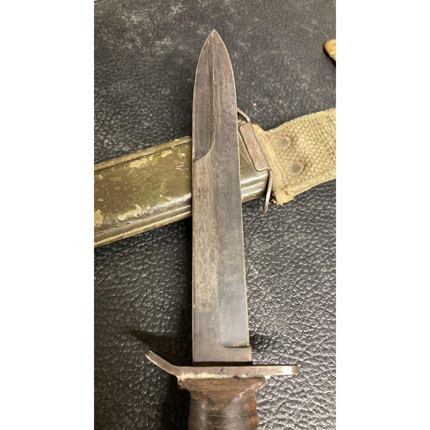 US Army M3 Camillus Combat Dagger